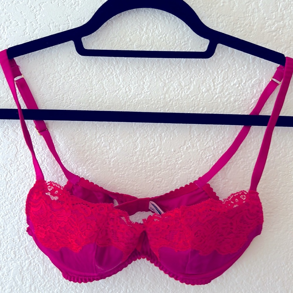 Agent Provocateur Red And Fuchsia Laced Bra Size 32c - Gem